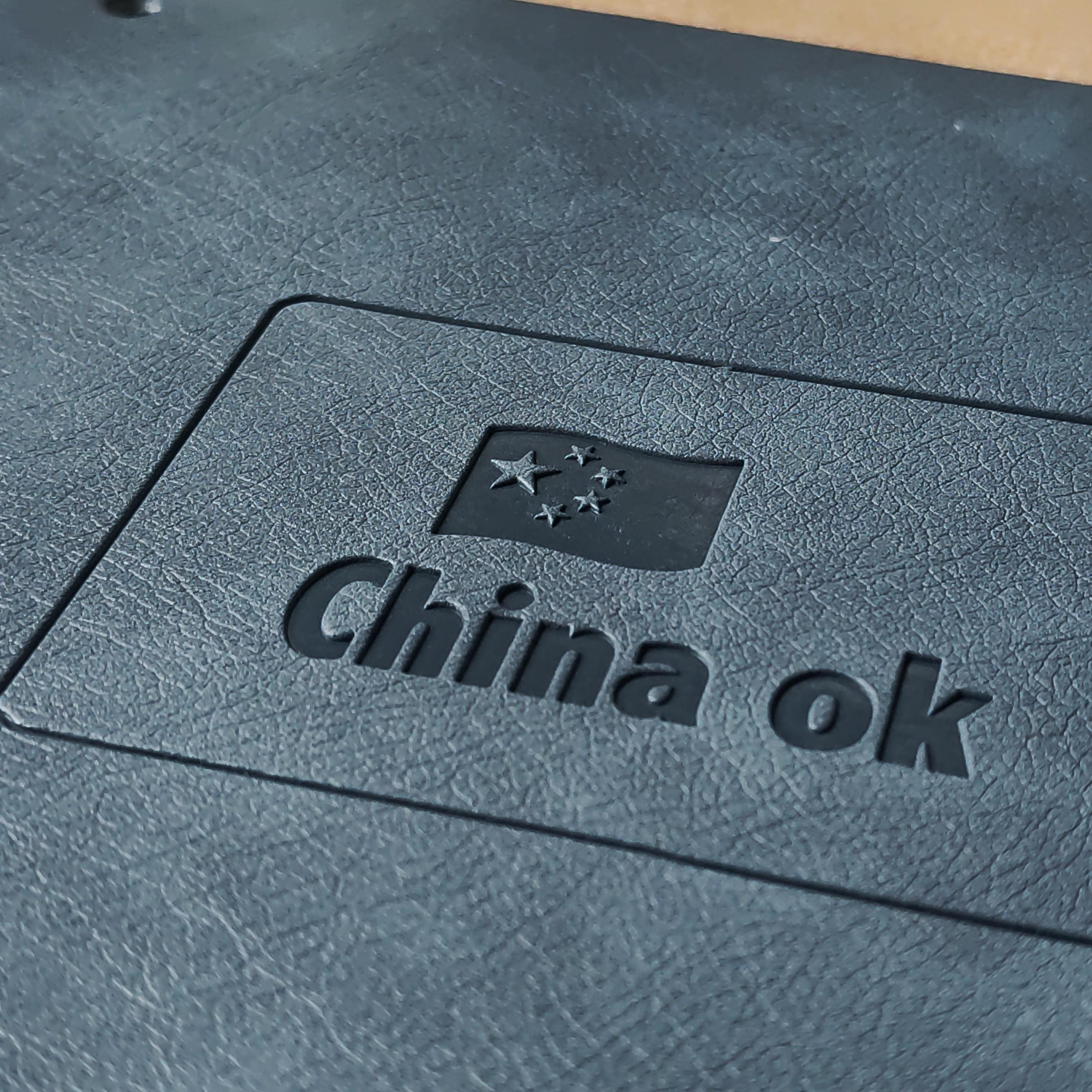 THERMO CHANGE EMBOSS TWO TONE PU LEATHER - 温州世普达贸易有限公司